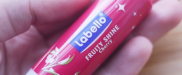 Hij is terug: Labello Fruity Shine Cherry • Cynthia