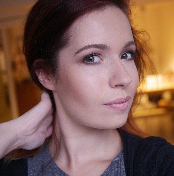 DA Marble Baked Bronzing Powder • Cynthia